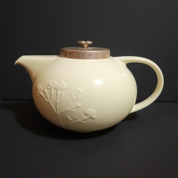 Villeroy & Boch | Dining | The Tisane Tea Pot By Villeroy Boch Cream ...